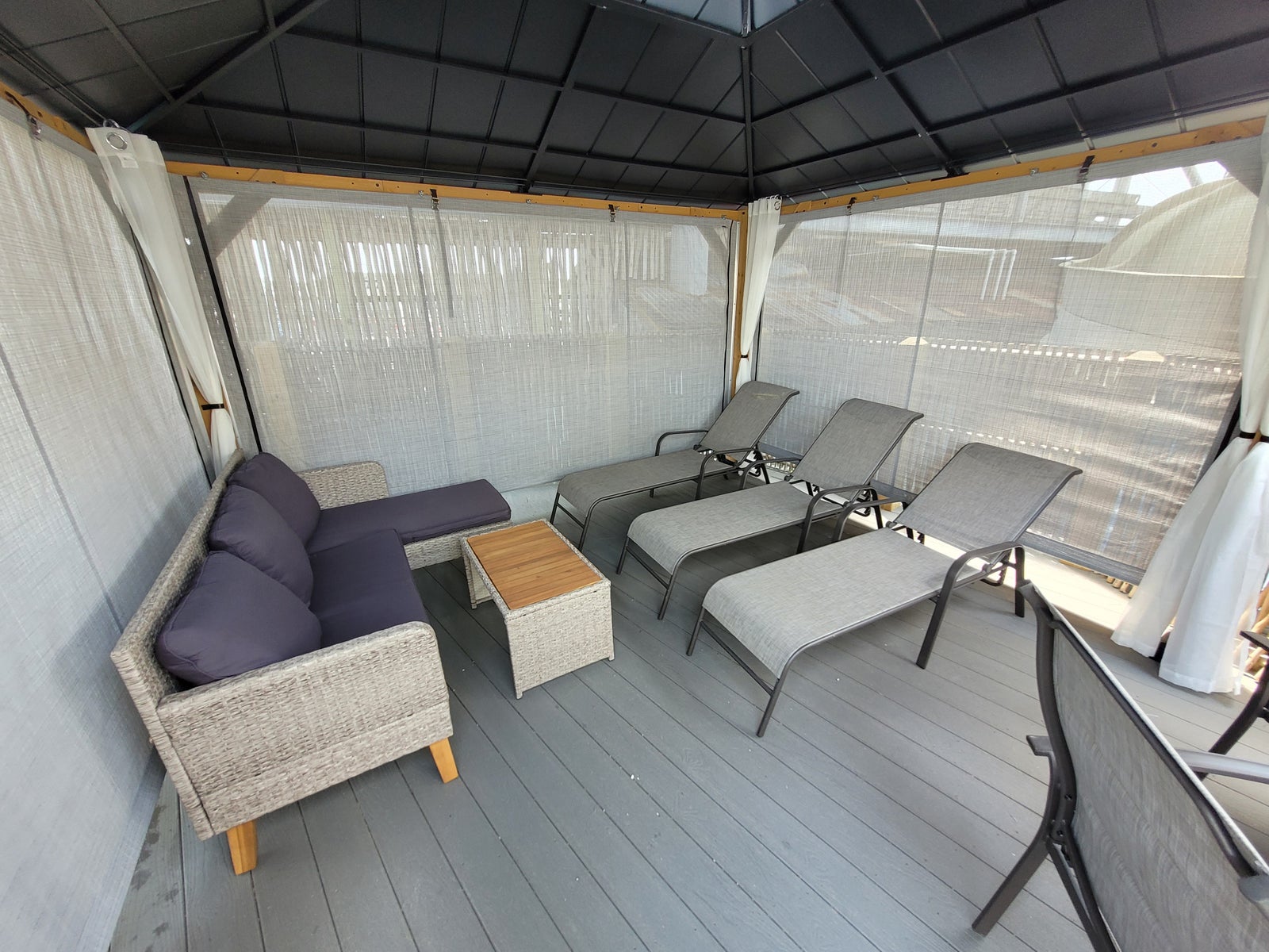 Home | Thundering Surf