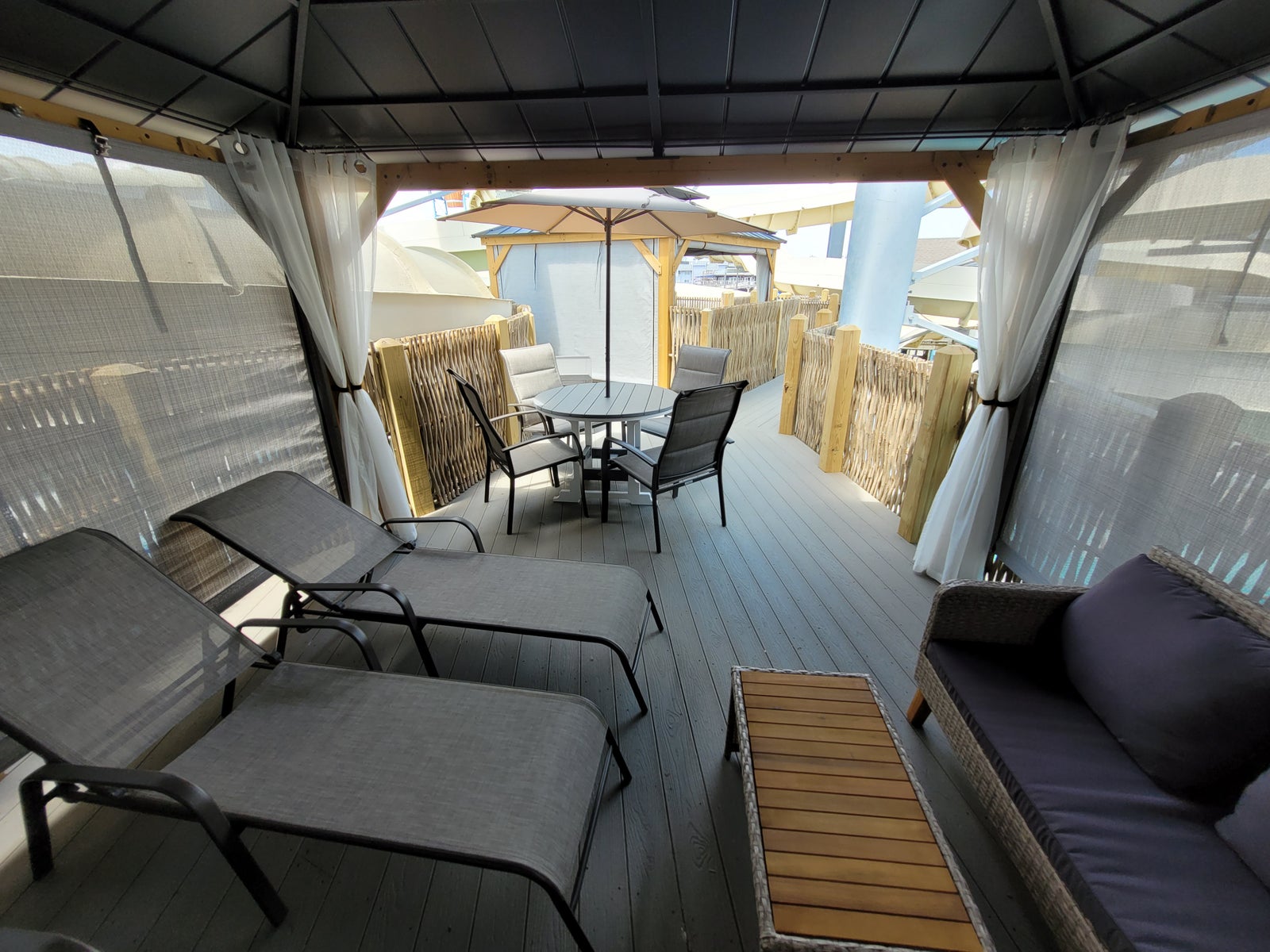 Home | Thundering Surf